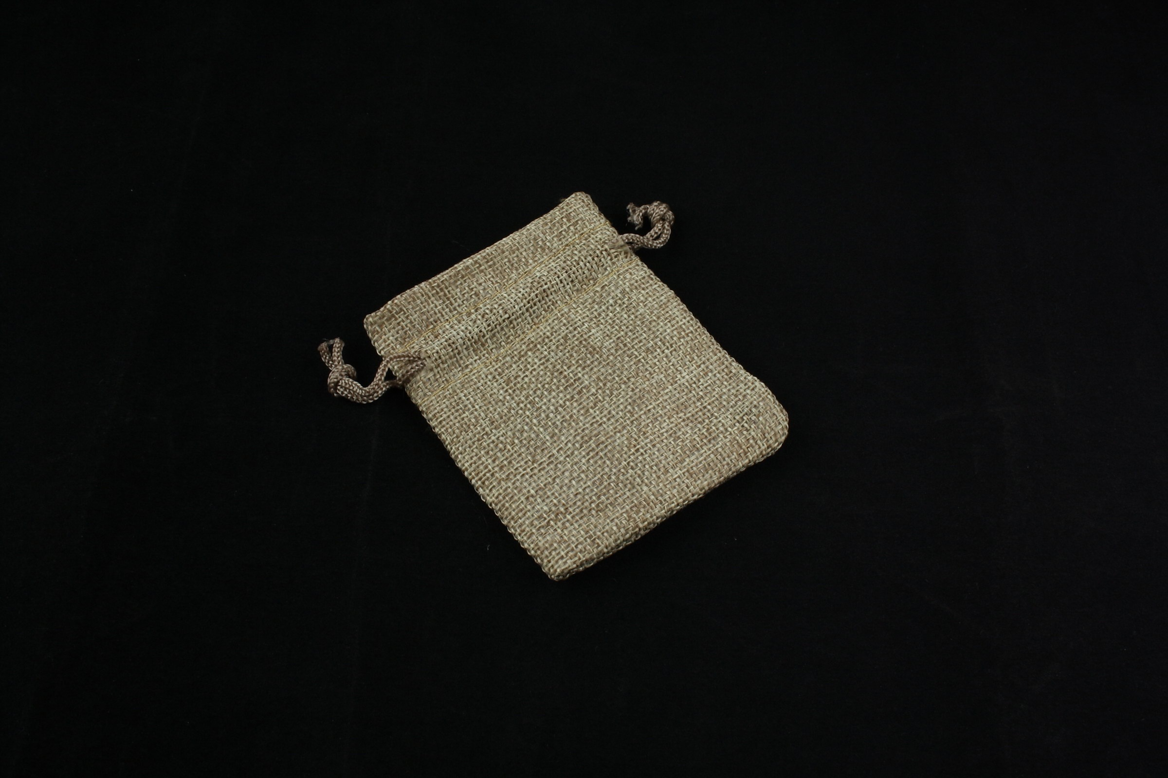 Saculet din panza de sac bej aprox. 6,5x9cm