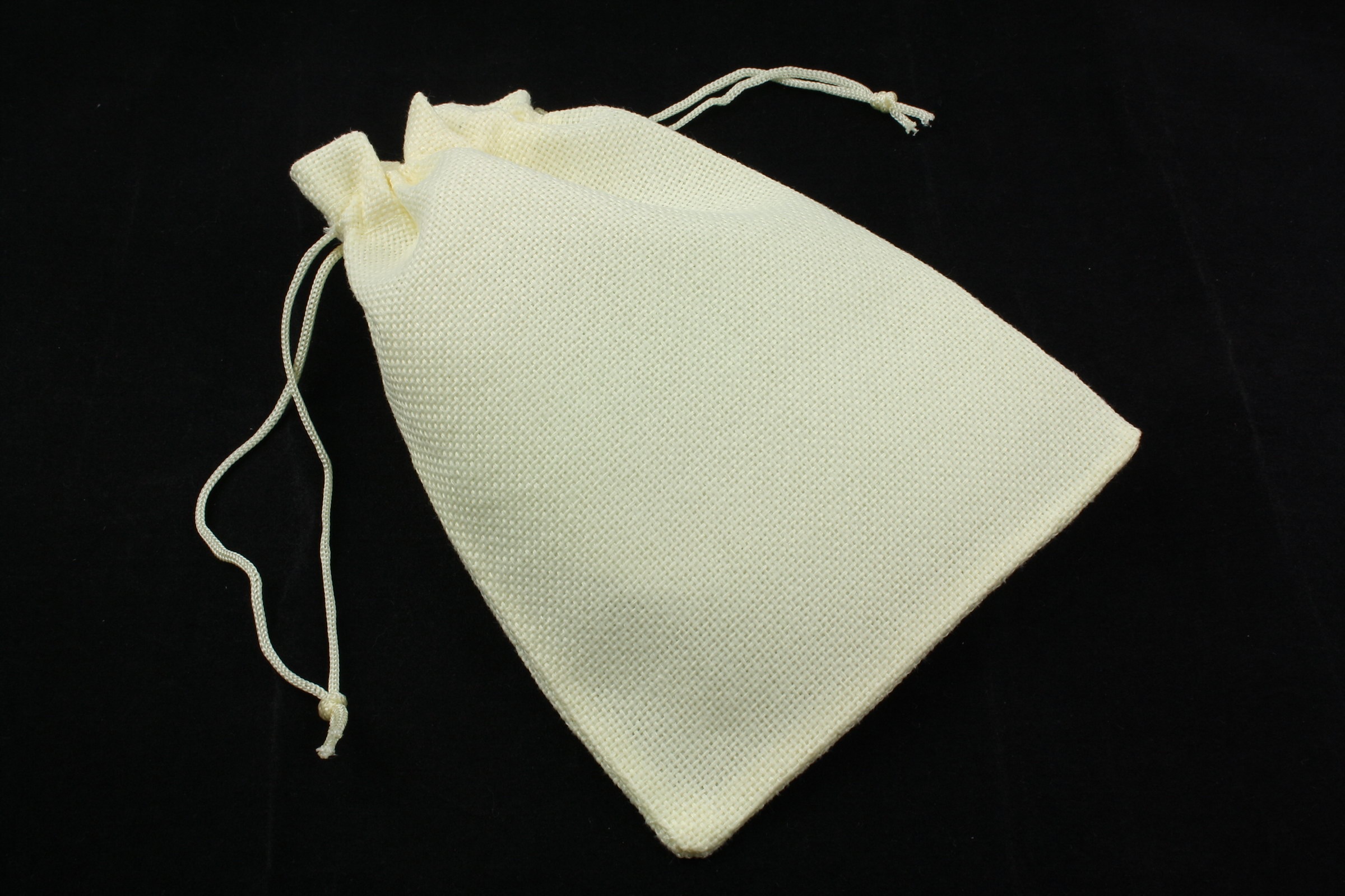 Saculet din panza de sac ivory aprox. 12,5x17cm